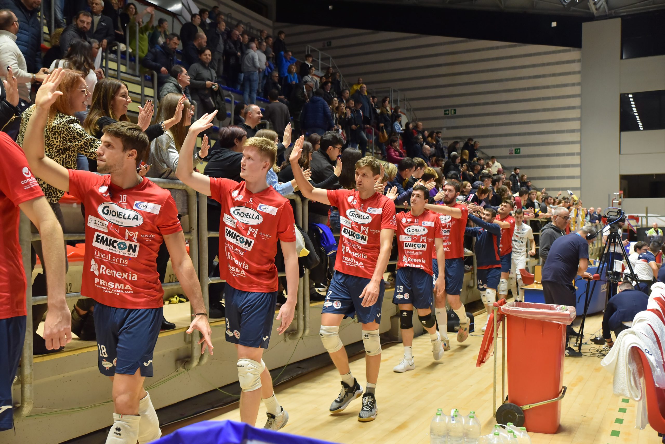 UN MATCH CHE VALE UNA STAGIONE: SABATO AL PALAMAZZOLA È SCONTRO DIRETTO ... UN MATCH CHE VALE UNA STAGIONE: SABATO AL PALAMAZZOLA È SCONTRO DIRETTO ...